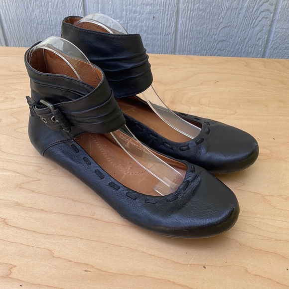 Naya | Shoes | Naya Black Leather Fauna Flats Size 8 | Poshmark